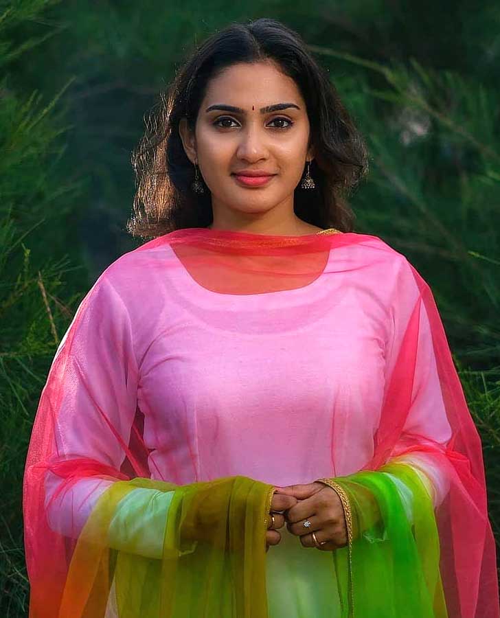 നോ പറയേണ്ടിടത്ത് പറഞ്ഞിരിക്കണം, സിനിമയില്‍ അവസരം കിട്ടില്ലെന്നൊന്നും കരുതേണ്ട, ആരെയും ...